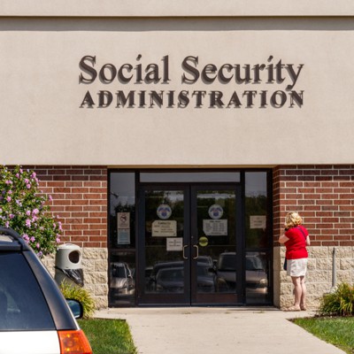 4 Million Americans Waited Over an Hour in Line at Social Security ...