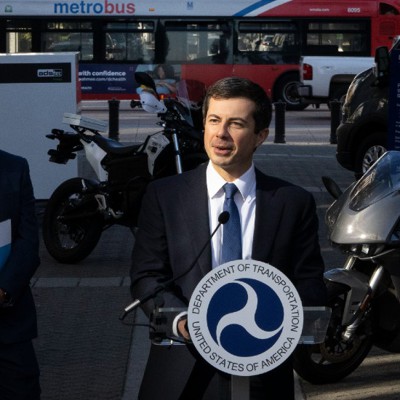 Transportation Secretary Pushes for Government Support for Vehicle ...