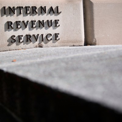 Bipartisan Senate duo seeks to push IRS customer service forward ...