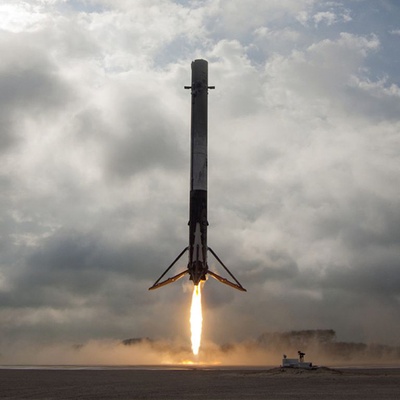 SpaceX’s Self-Landing Rocket is a Flying Robot Great at Math - Nextgov